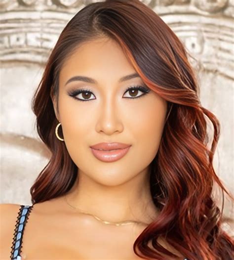 Mina Luxx Actress Age Height Weight Wikipedia Biography Videos