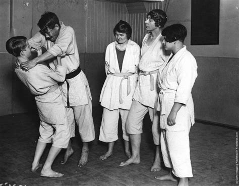 Jujutsu Class Circa 1925 Martial Arts Girl Martial Arts Boxing Jiu