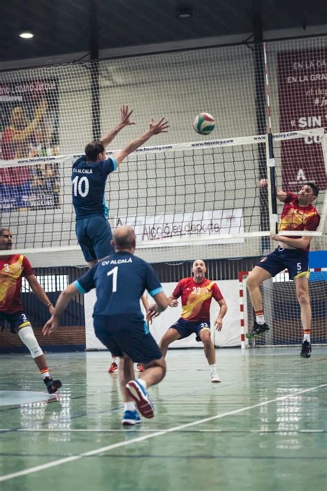 Gran Fiesta De Voleibol En El Torneo Voleibol Máster De Alcalá De Henares Dream Alcalá