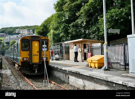 Class 150 2 Gwr 150239 Train At St Ives Railway Station Built 1986 7