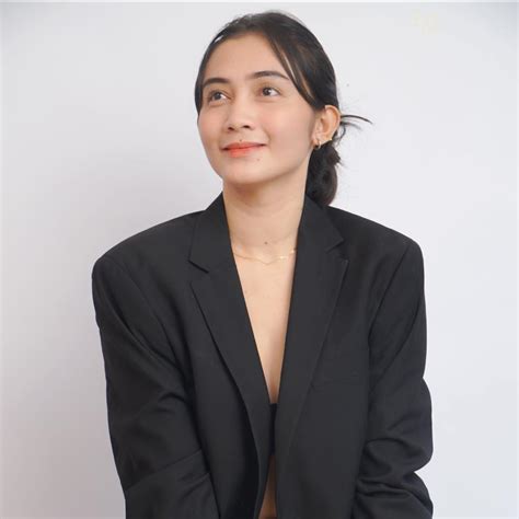 Alma Chua Naval