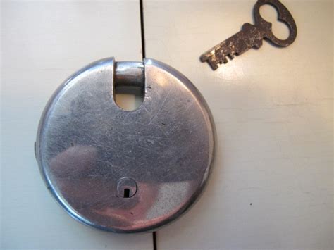 Restraintsblog Circular Eagle Padlock