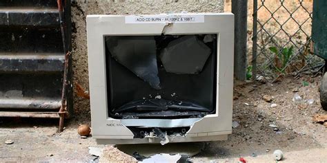 Moores Law Is Almost Over Transistors To Stop Shrinking After 2021