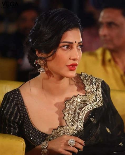 Shruti Hassan In Pothys Ad