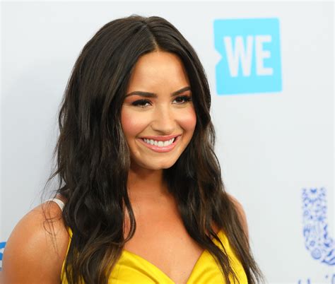 Demi Lovato Long Wavy Hair