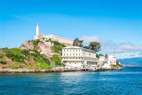Visites De Lîle Dalcatraz Et Billets 2026 Skip The Line