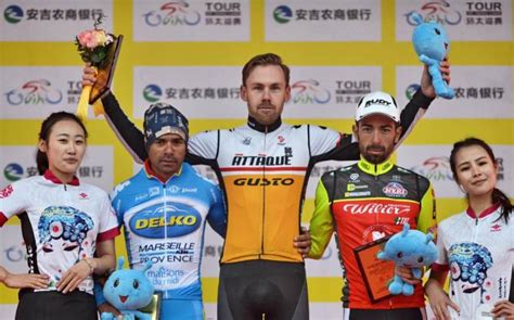 Etape Et Maillot De Leader Pour Cameron Bayly