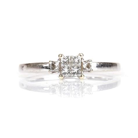 Lot 65 A 9ct White Gold Diamond Ring