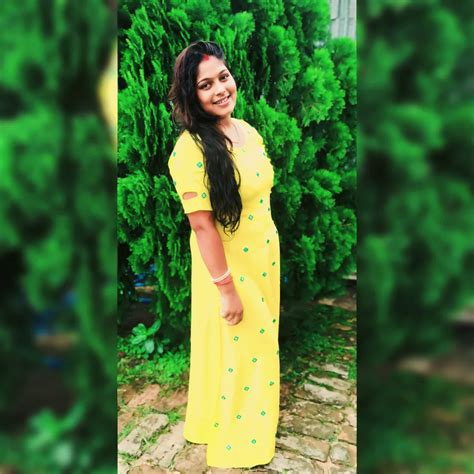 কারোর জন্য খোলা বই হয়ে যেও না এটা Time Passকরার যুগ চলছে