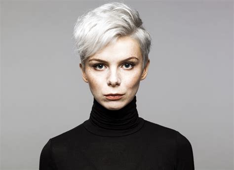 25 Perfect Hairstyles For High Neck Dresses 2024 Trends Hairstylecamp