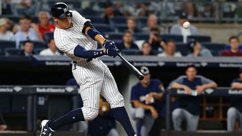 Aaron Judge Passes Joe Dimaggio For Most Home Runs By A New York Yankees Rookie Espn
