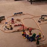 Melissa And Doug Deluxe Wooden Railway Train Set 130 Pcs