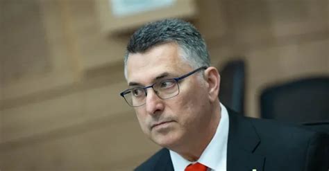 סער על ראש ממשלת ספרד סנצס וממשלתו הם אנטישמים ואויבי האמת הידברות