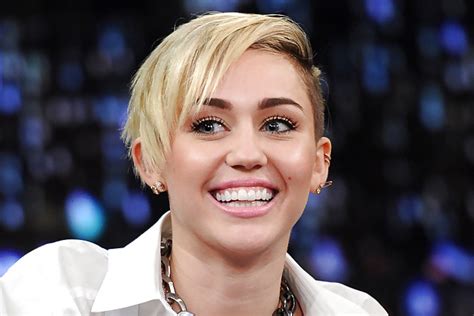 Miley Vs Selena Porn Pictures Xxx Photos Sex Images 1512058 Pictoa