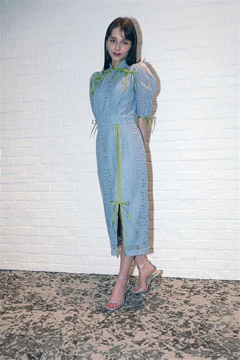 Lina Arashi Feet Photos