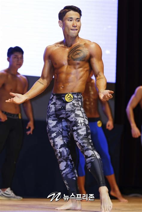 포토 박종성 ‘여유 넘치는 포즈피트니스스타 아마추어리그