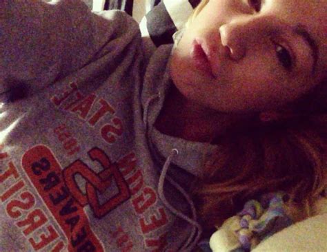 Kendra Sunderlands Instagram Twitter And Facebook On Idcrawl