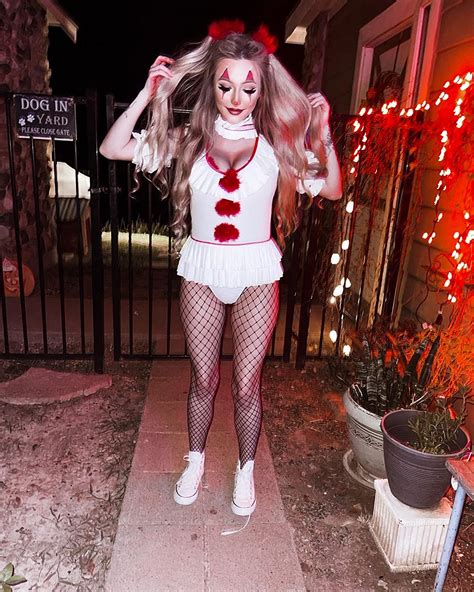 25 Sexy Halloween Costumes With Fishnets
