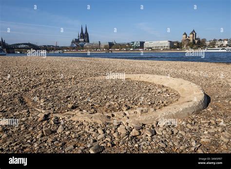 Low Water Level Of The Rhine Rhine Level Of 144 Cm On April 11 2025