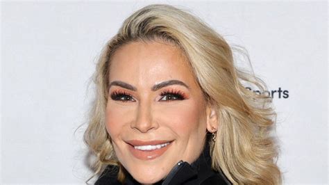 Wwes Natalya Neidhart In Bathing Suit Wants Her Pumpkin Spice Latte — Celebwell
