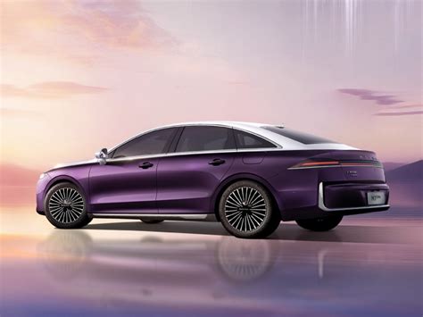China Auto Daily丨roewe M7 Dmh Luxury Hybrid Sedan Launches Autocango News