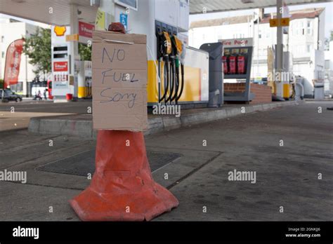 Pompe Carburant Shell Banque De Photographies Et Dimages à Haute Résolution Alamy