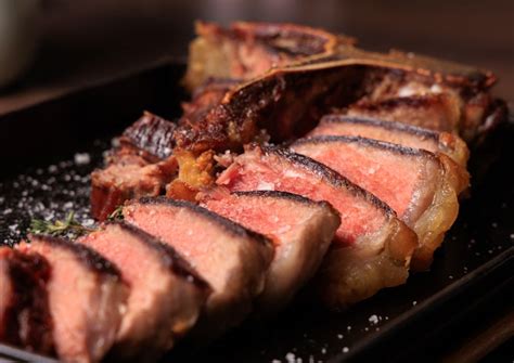 Chuletón De Rubia Gallega Aturuxo El Paraíso Para Los Amantes De La Carne Casa Aturuxo