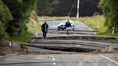 New Zealand Earthquake Kaikoura Evacuations Under Way Bbc News