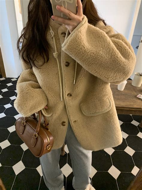 루어스룸 블렌 후드 부클 후리스 단추 하객룩 무스탕자켓2color뽀글이코트숏코트무스탕패딩스웨이드자켓자켓무스탕울자켓후리즈후드집업아우터