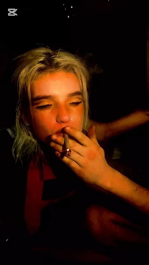 Free Smoking And Sucking Porn Videos Xhamster