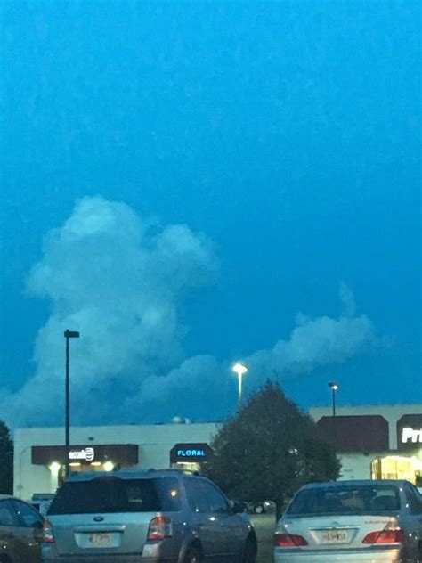This Cloud That Looks Like Mickey Mouse Flipping Me Off R Mildlyinteresting