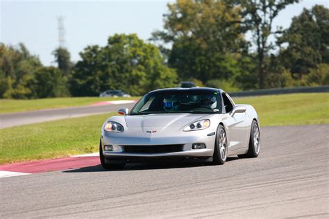 Chevrolet C6 Corvette Basez51 With 18 Ec 7 Wheels In Race Silver