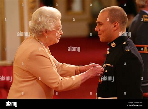 Lance Corporal Matthew Croucher Of 40 Commando Receives The George Cross From Britains Queen