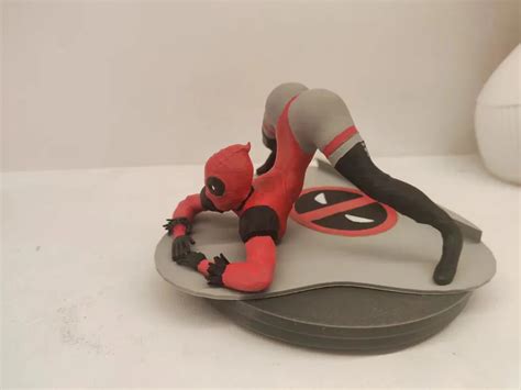 A Different Kind Of Sexy Deadpool Phone Stand By 彩虹 Inmakerworld
