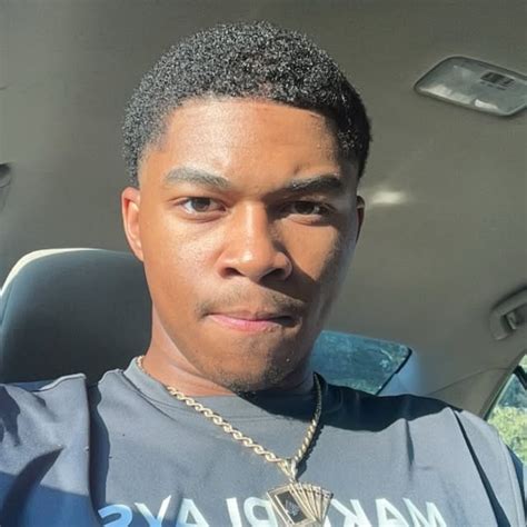 J5 5iveeej • Threads Say More