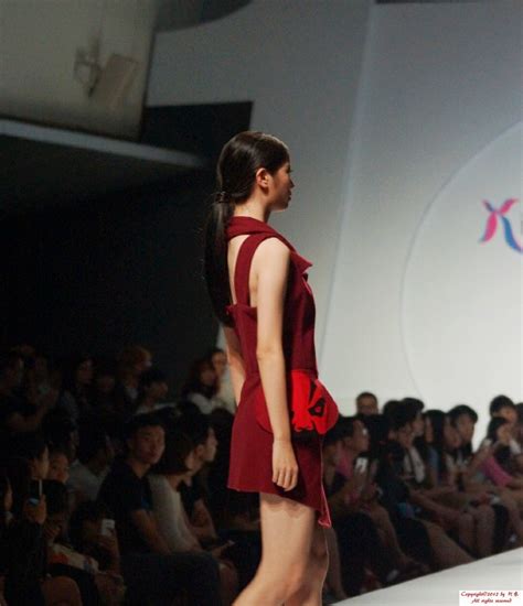 京韵 设计师：任慧敏 华南理工大学设计学院 服装设计毕业作品展演 中国大学生时装周 中关村在线摄影论坛