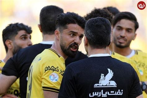 عکس کفش‌های ۴۰ میلیون تومانی امید نورافکن