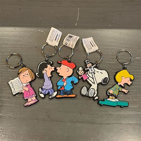 Peanuts Accessories Rare Lot Of 5 Peanuts Snoopy Applause Keychains
