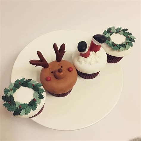 Merry Christmas 메리크리스마스크리스마스선물크리스마스케익 슈가컵케익슈가크래프트부산케익컵케이크디저트 산타루돌프리스연인기념일선물콤마