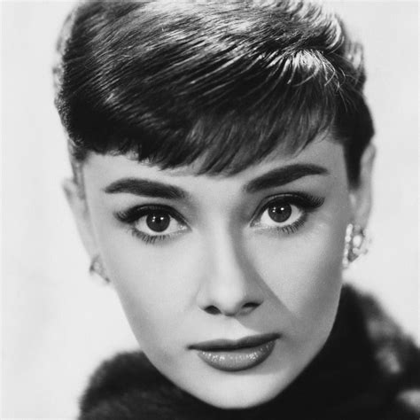 Lucky Blue Smith Marries Model Nara Pellman In Low Key Beach Wedding