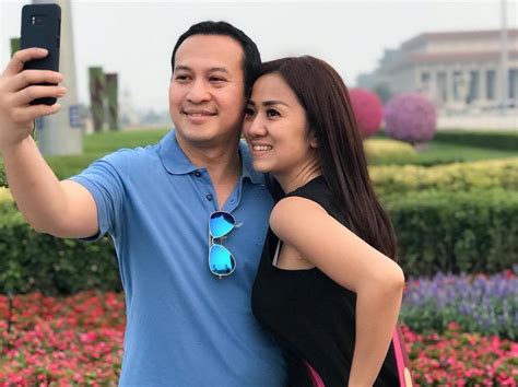 Mesra Banget Ini 5 Potret Liburan Tante Ernie Pemersatu Bangsa