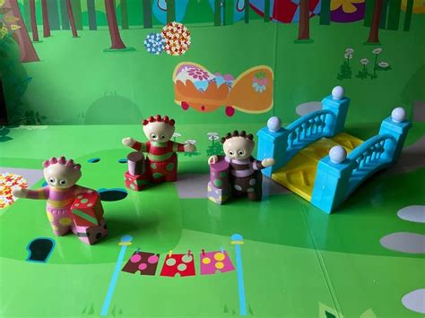 In The Night Garden Bridge And Tombliboo Plastic Figures Ideal Cake Toppers £20 27 Picclick Uk