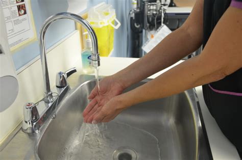 1 7 Surgical Hand Scrub Applying Sterile Gloves And Preparing A