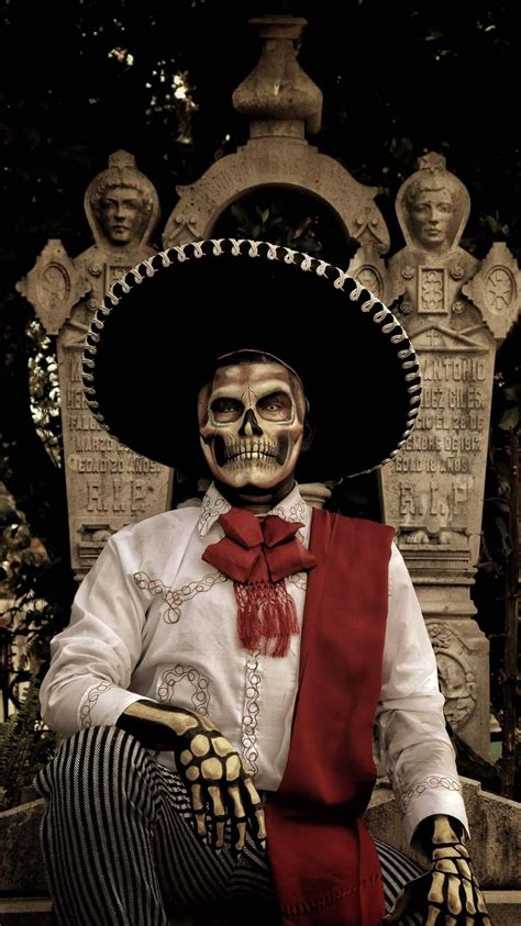 ปักพินโดย Stefany Tolentino ใน Costume