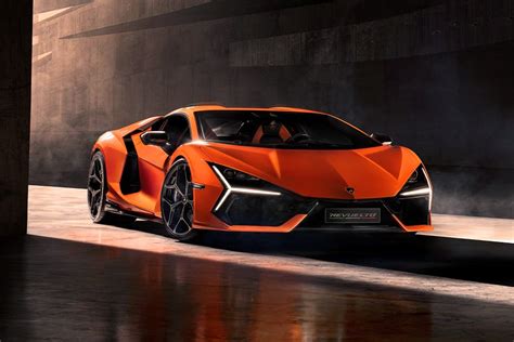 Lamborghini Revuelto Specifications Features Dimensions Configurations