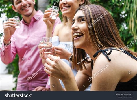44005 Imágenes De Tequila Mexicano Imágenes Fotos Y Vectores De Stock Shutterstock