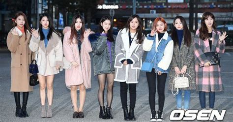 사진 구구단 화려한 소녀들