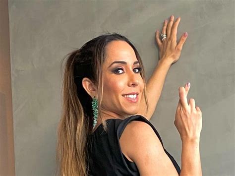 Mulher Melão Joga O Bumbum Para O Alto Em Foto Pelada E Provoca “quer Mais”