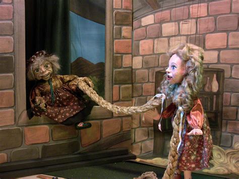 Rapunzel Mp4 Drawbridge Puppet Theater