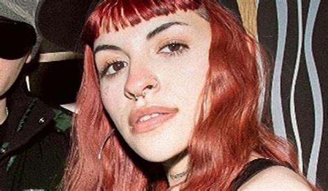 Quién Es Cazzu La Cantante Argentina Que Ha Sido Relacionada Con